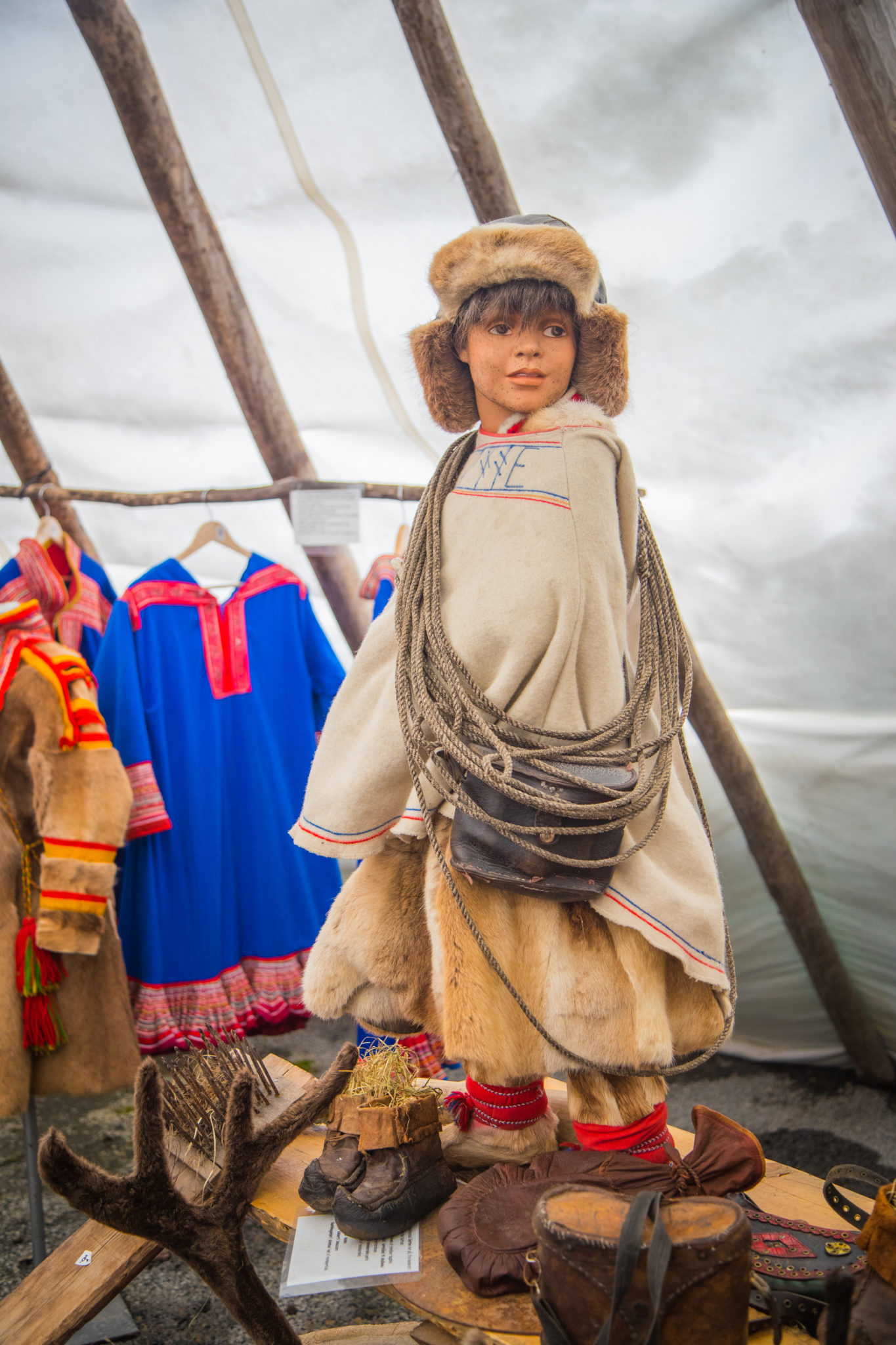 Samisk kulturopplevelse- Lavvo, joik og reinkjøring - Visit Alta